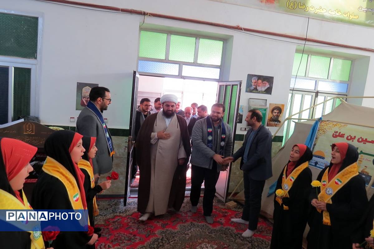 بازدید قائم مقام سازمان دانش‌آموزی از دانش‌آموزان پیشتاز معتکف بام و
